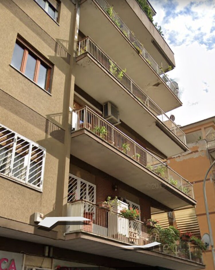 BALCONE AGGETTANTE O INCASSATO