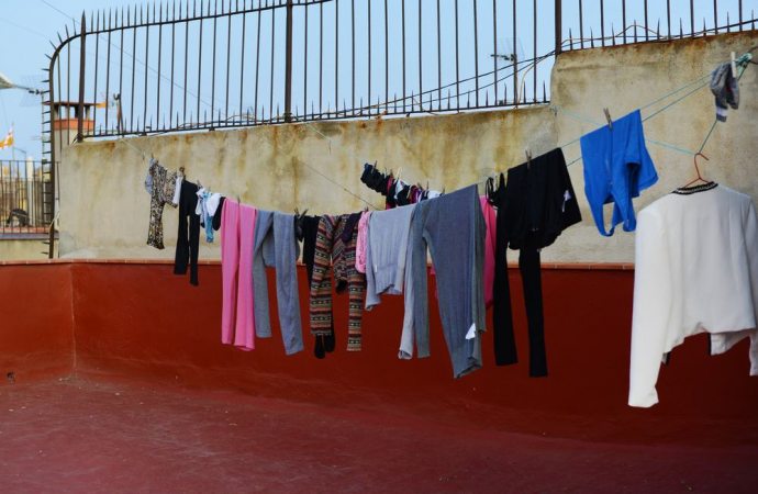 Posso stendere i panni sul terrazzo condominiale?