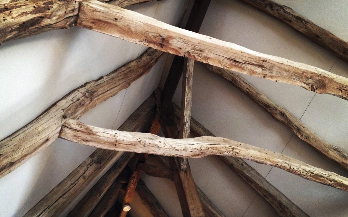 Superbonus 110% per riparazione travi ammalorate: detrazioni e limiti per condomini e villette